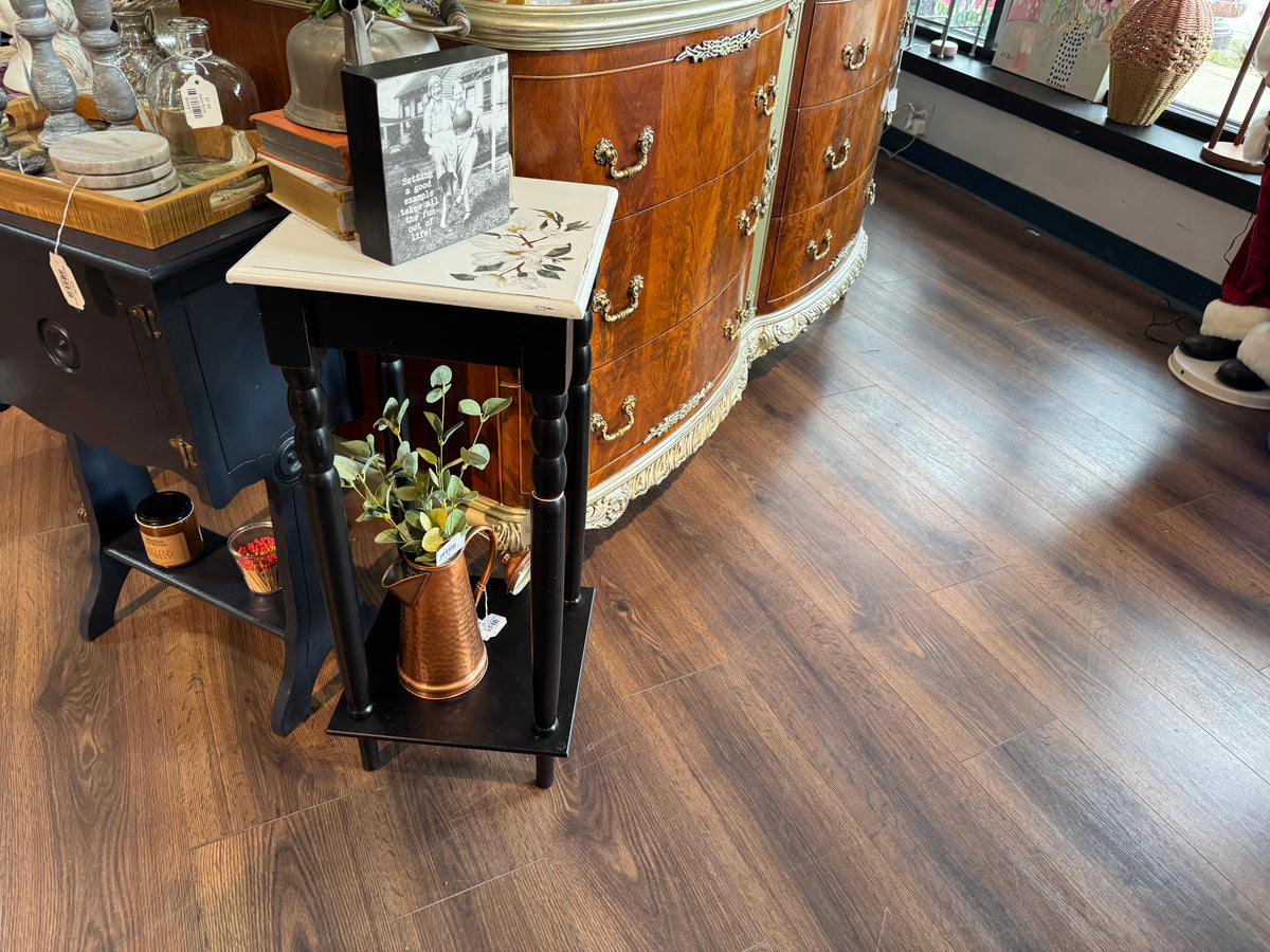 Maggie the Magnolia side table – Rustic Rehabs